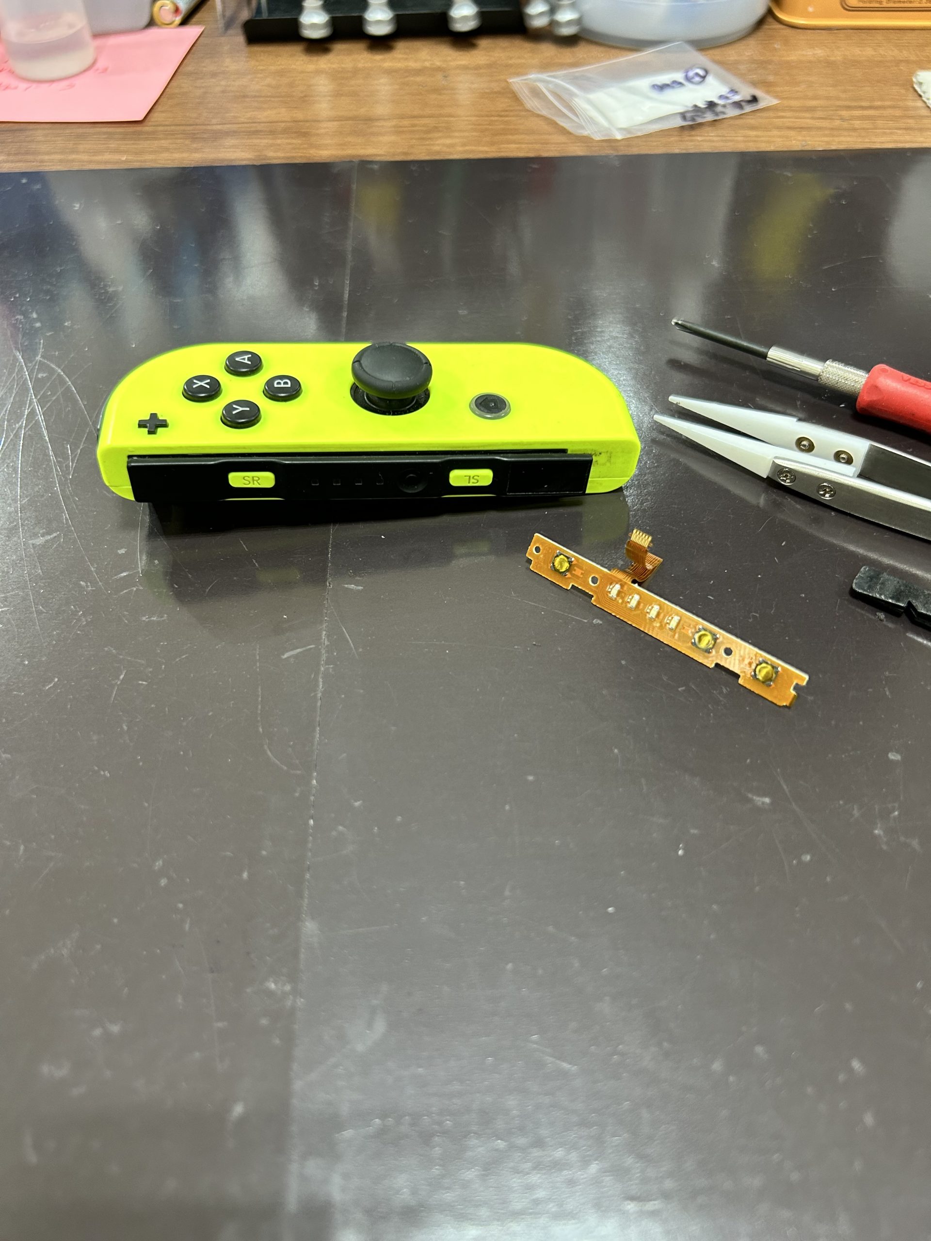 【ももち店】任天堂Switch ジョイコンSL.SRボタン 早良区より | iPhone修理・iPad修理 スマートクール イオンモール香椎浜店