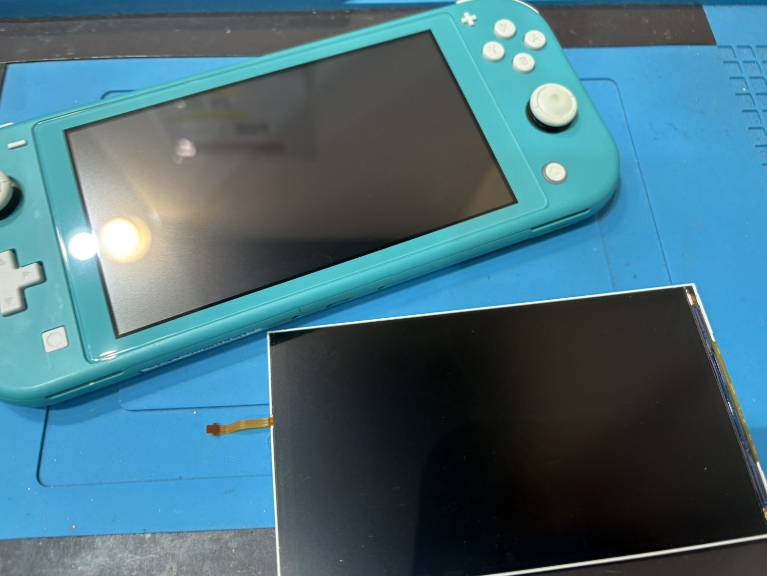 【香椎浜店】SwitchLite/液晶修理/福岡市東区よりご来店 | iPhone修理・iPad修理 スマートクール イオンモール香椎浜店
